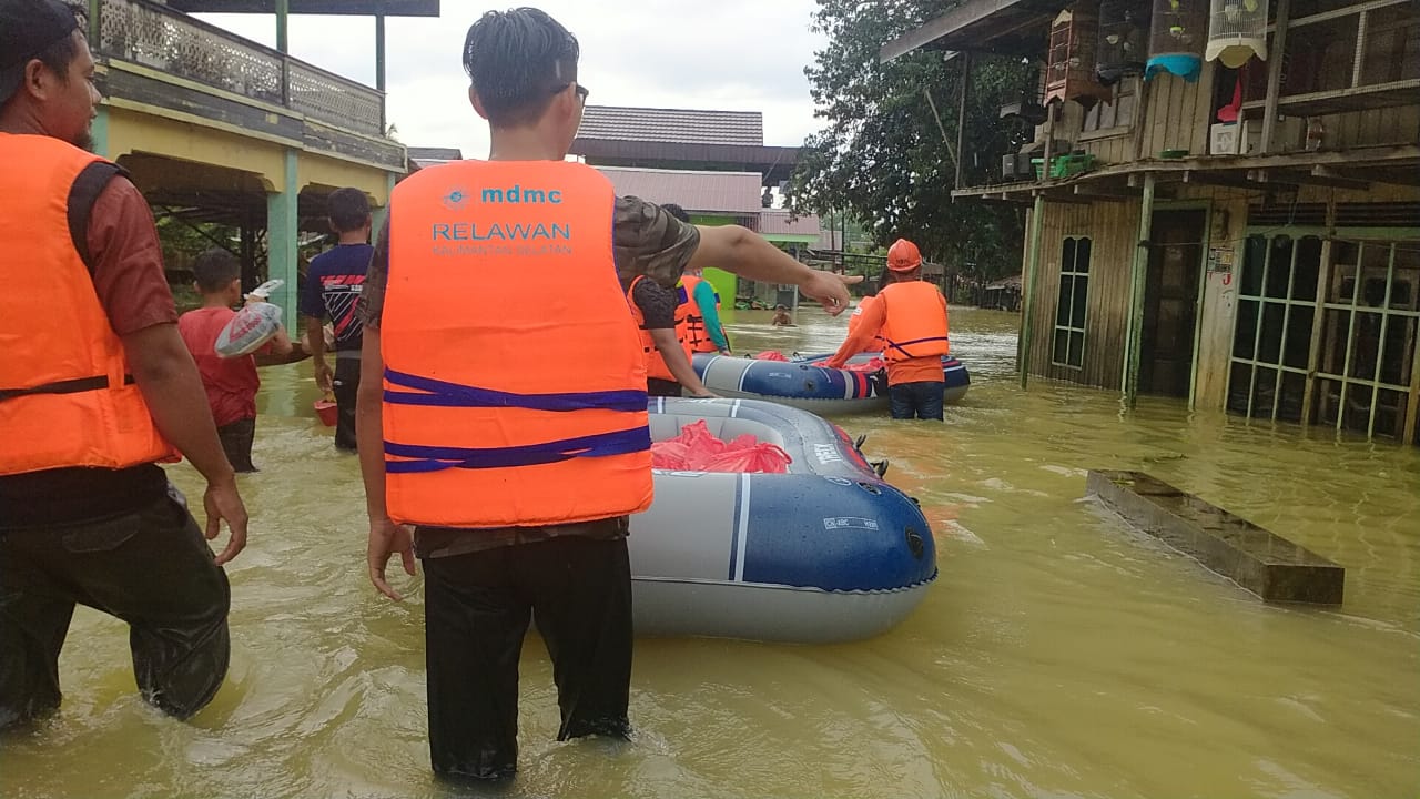 Respon banjir Satui, Muhammadiyah kalsel sediakan nasi bungkus 1000 porsi sehari - Menara62