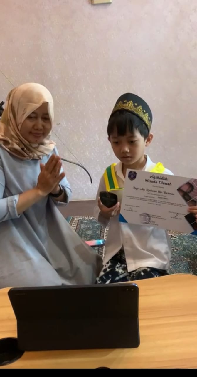 SD Muhammadiyah PK Kottabarat Surakarta Gelar Wisuda Tilawah - Menara62