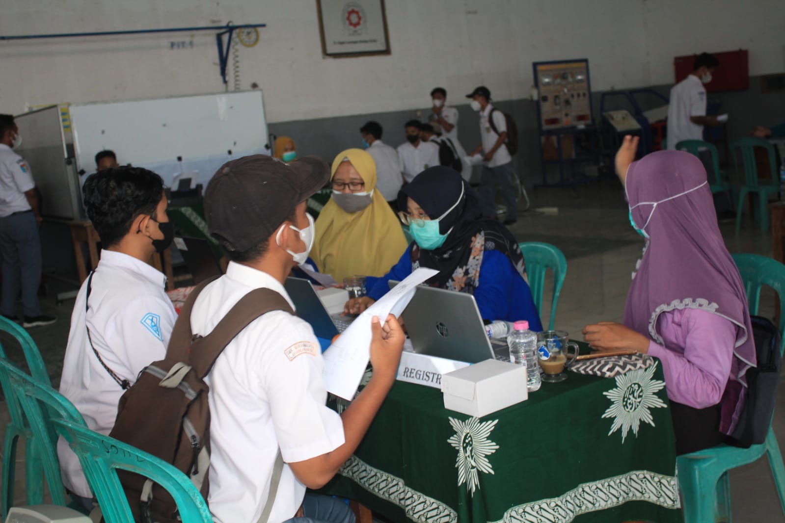 Ratusan Siswa SMK Muhammadiyah Larangan Divaksin - Menara62