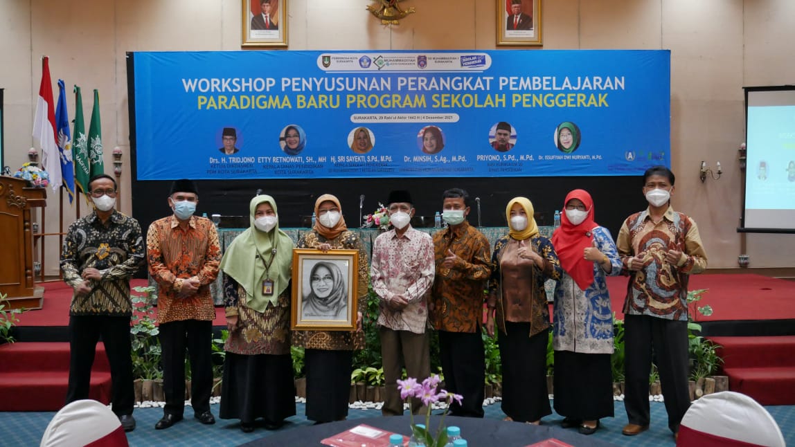 Guru Ikuti Workshop Penyusunan Perangkat Pembelajaran Paradigma Baru Sekolah Penggerak - Menara62