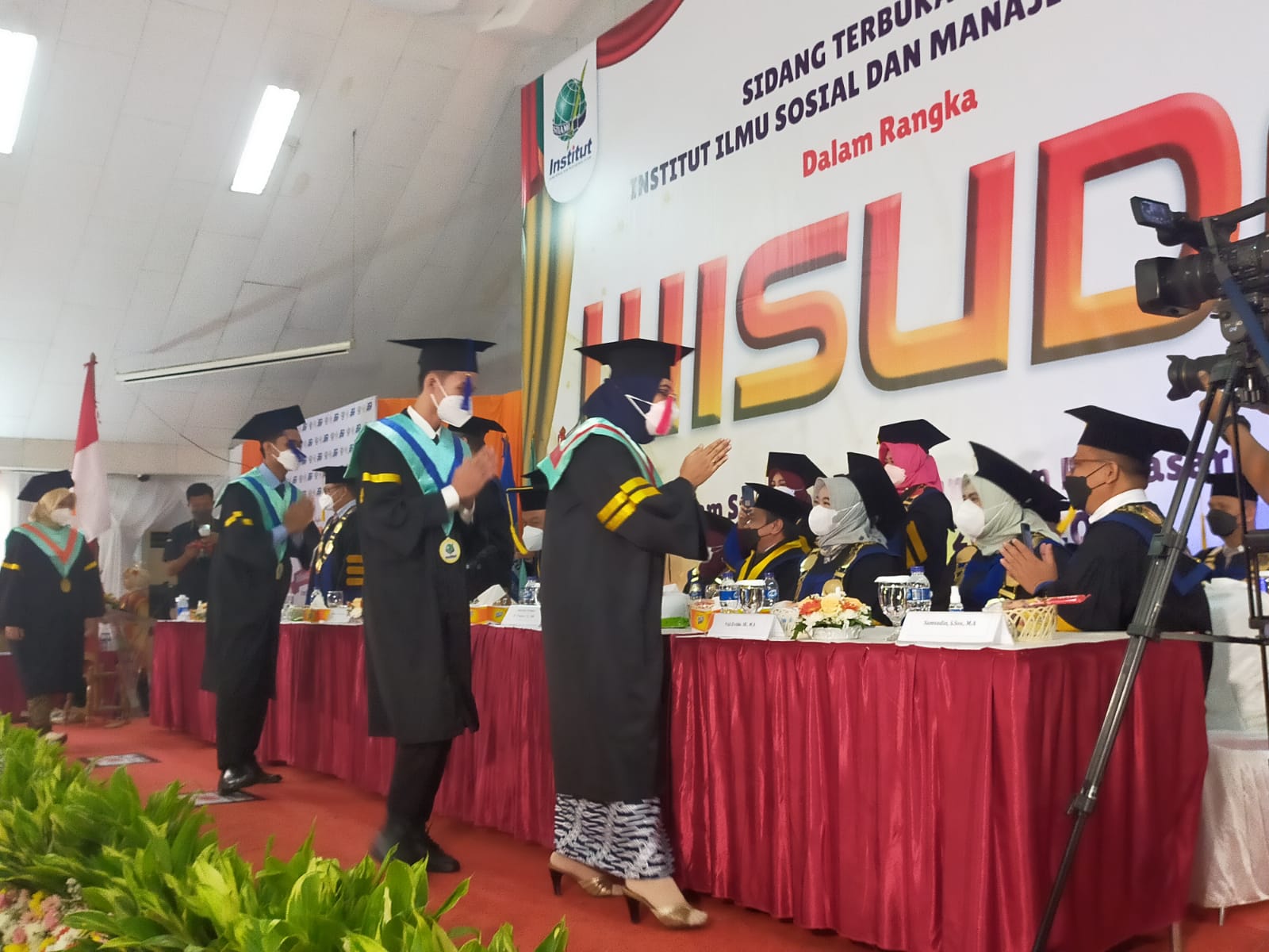 Hadiri Wisuda Drive Thru, Ketua LLDIKTI III Puji Mahasiswa Institut ...