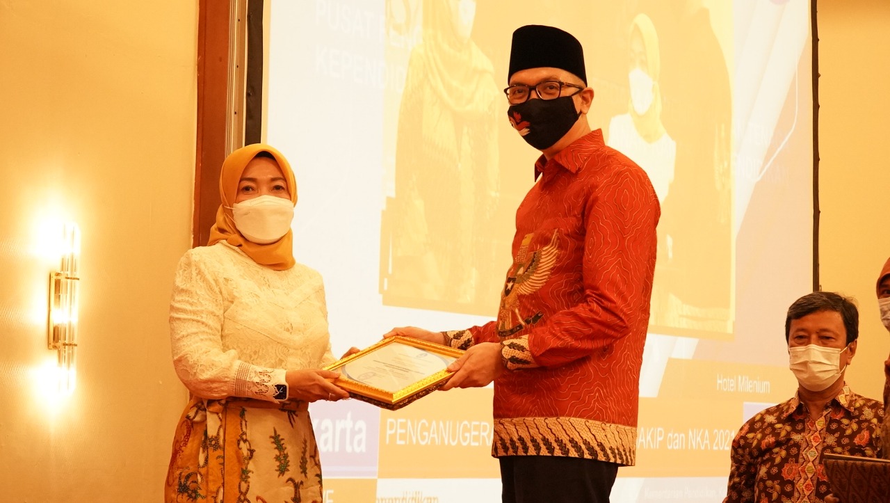 Satker dan UPT di Lingkungan Ditjen GTK Kemendikbudristek Raih Penghargaan SAKIP dan Kinerja ...