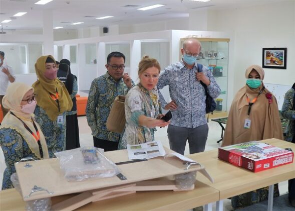 Tim BUiLD Erasmus+ Kunjungi Ahmad Dahlan Disaster Management Center UAD ...