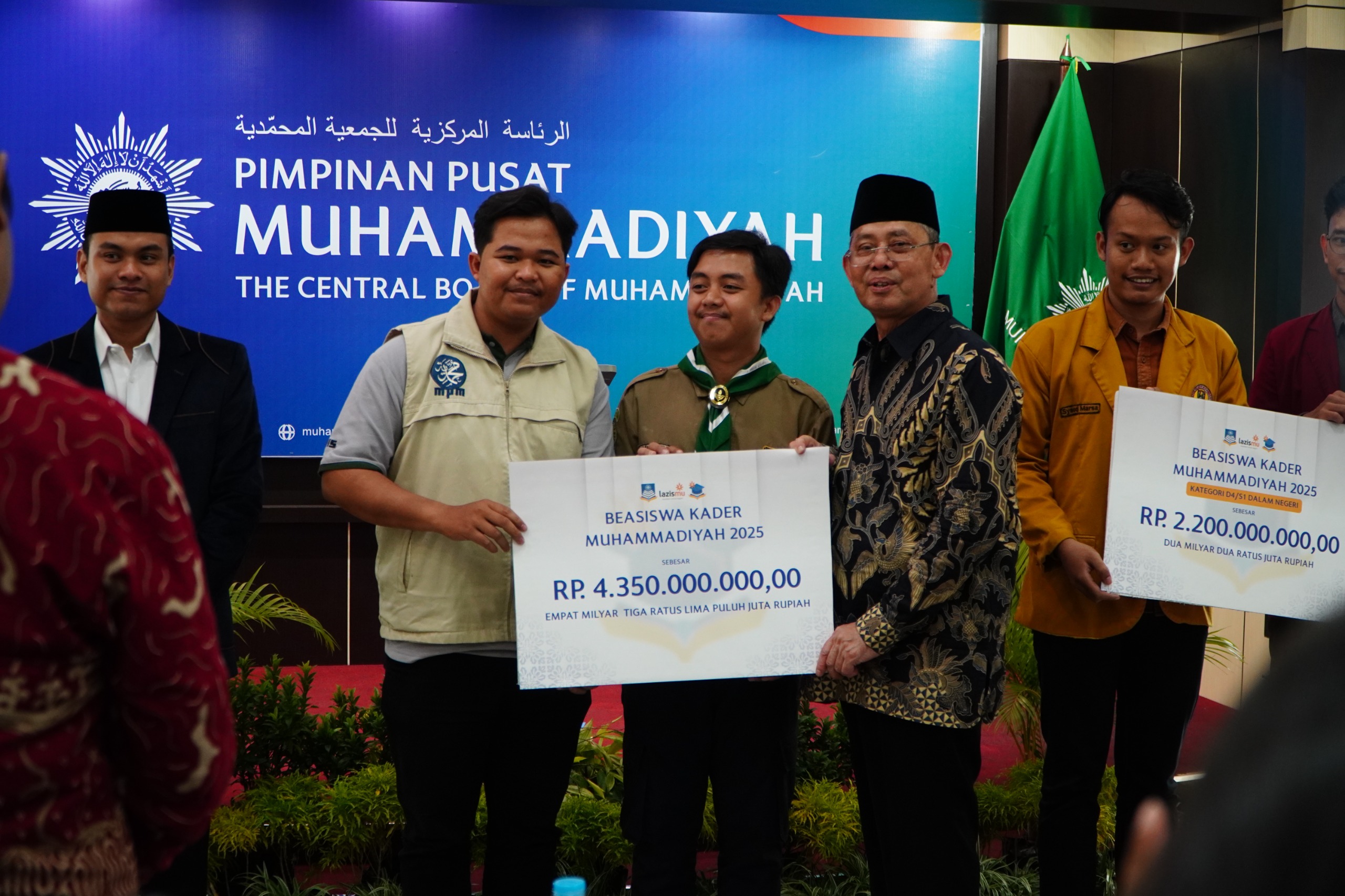 Lazismu-MPKSDI Gelontorkan Beasiswa Pendidikan untuk Ratusan Kader ...